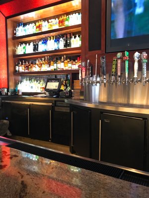 BJ’S RESTAURANT & BREWHOUSE - Updated November 2024 - 173 Photos & 304 ...