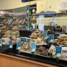 BETWEEN ROUNDS BAGEL DELI & BAKERY - Updated December 2025 - 128 Photos ...