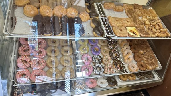 CASTLE ROCK DONUTS - Updated December 2025 - 28 Photos & 69 Reviews ...