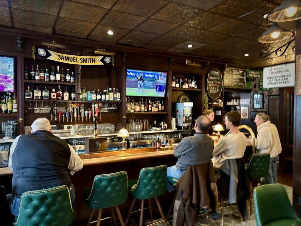 PICCADILLY PUB - Updated June 2026 - 29 Photos & 15 Reviews - 4749 N ...