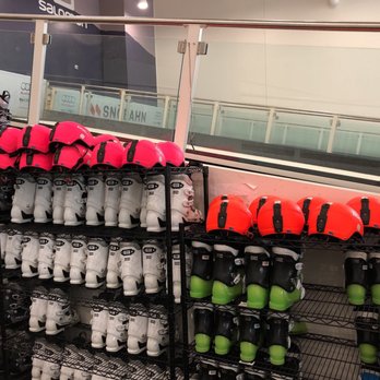 SNOBAHN - Updated December 2024 - 72 Photos & 50 Reviews - 6955 S York ...