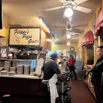 FILIPPI’S PIZZA GROTTO LITTLE ITALY - Updated June 2024 - 3322 Photos & 3715 Reviews - 1747 ...
