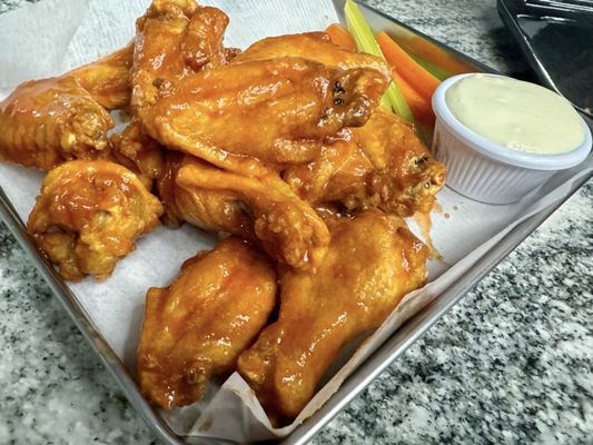 THE 19TH HOLE - Updated May 2025 - 18 Photos - 240 S Highland Ave ...