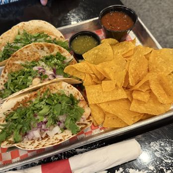 850 FUSION & BAR - Updated August 2025 - 149 Photos & 47 Reviews - 7250 ...