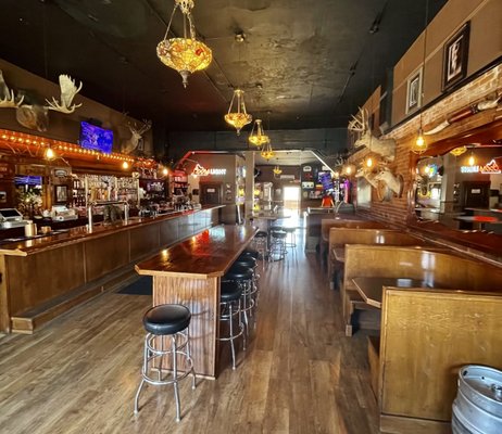 WILD BILLS’S LONG BAR - Updated June 2025 - 20 Photos & 25 Reviews ...