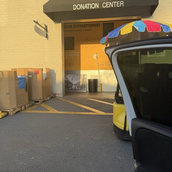 OC GOODWILL BOUTIQUE TUSTIN - Updated December 2025 - 72 Photos & 183 ...