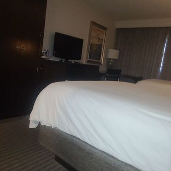 SKYBRIDGE SEATTLE AIRPORT HOTEL - Updated October 2025 - 31 Photos & 11 ...