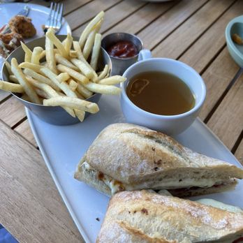 BIRDIE’S BARROOM AND KITCHEN - Updated December 2024 - 41 Photos & 24 ...