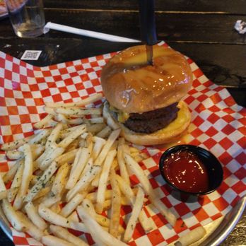 ALLEY BURGER - Updated January 2025 - 90 Photos & 106 Reviews - 26 N ...