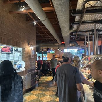 TOPPERS PIZZA PLACE - Updated March 2025 - 400 Photos & 681 Reviews ...