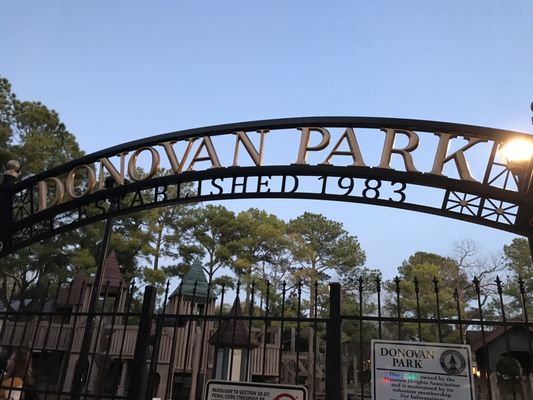 DONOVAN PARK - 79 Photos & 45 Reviews - 700 Heights Blvd, Houston ...