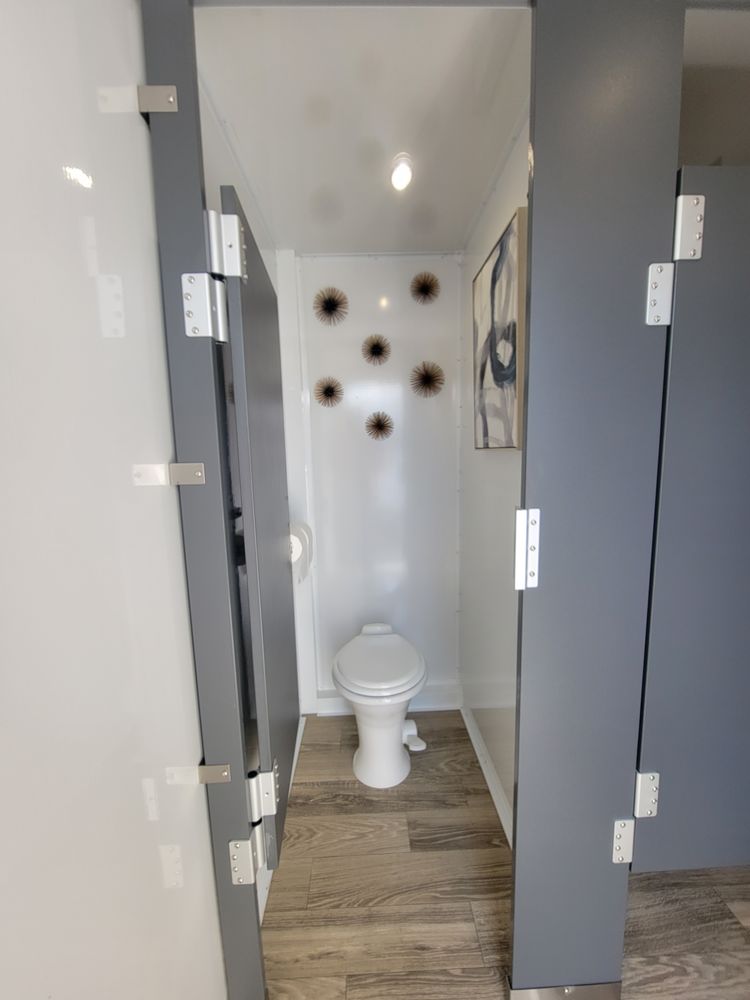 MN LUXURY LOOS - Updated February 2025 - Request a Quote - 10 Photos ...