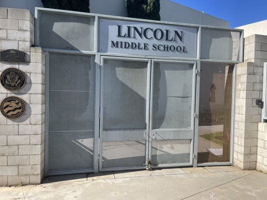 LINCOLN MIDDLE SCHOOL - Updated December 2025 - 13 Photos & 20 Reviews ...