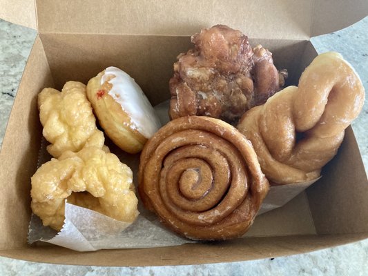 JOLLY PIRATE DONUTS - 27 Photos & 54 Reviews - 6689 E Main St ...