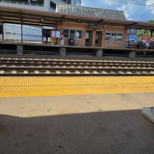 NEW BRUNSWICK TRAIN STATION - 40 Photos & 38 Reviews - Albany St At ...