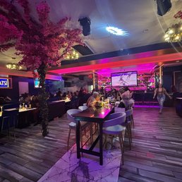 BATSÍ - Updated December 2025 - 388 Photos & 222 Reviews - 4075 Buford ...