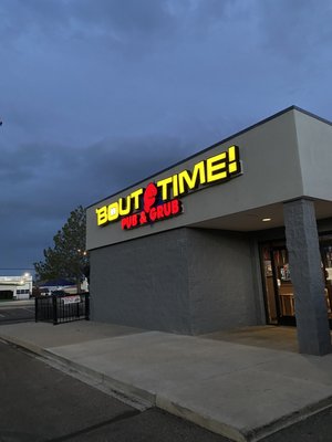 BOUT TIME PUB & GRUB - Updated August 2025 - 174 Photos & 224 Reviews ...