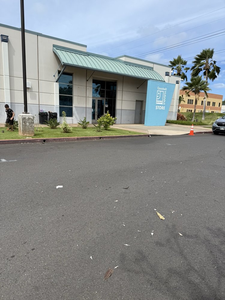 GOODWILL HAWAII - Updated October 2025 - 71 Photos & 52 Reviews - 2140 ...