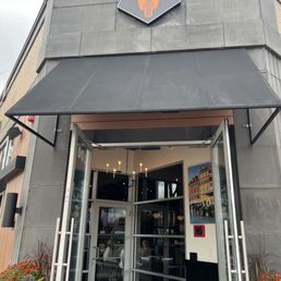 ELLA’S ITALIAN PUB - ELMHURST - Updated September 2025 - 176 Photos ...