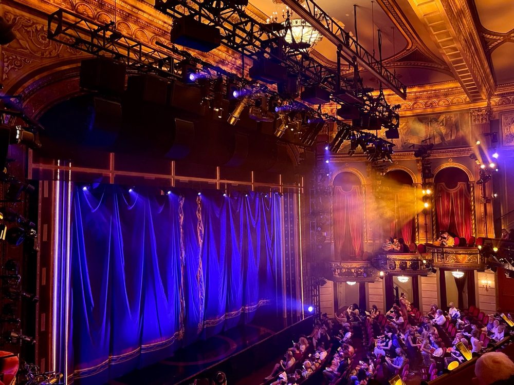 BROOKS ATKINSON THEATRE - Updated December 2025 - 247 Photos & 130 ...