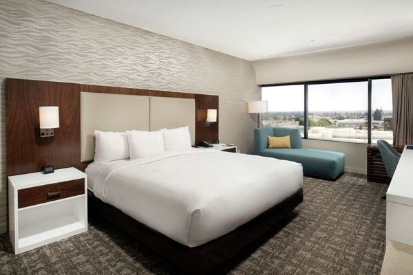 DOUBLETREE BY HILTON HOTEL MONROVIA - PASADENA AREA - Updated December ...