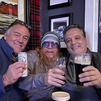 ST ANDREWS PUB - Updated December 2025 - 21 Photos & 11 Reviews - 949 ...