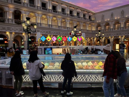 COCOLINI’S - 370 Photos & 223 Reviews - 3355 Las Vegas Blvd S, Las ...