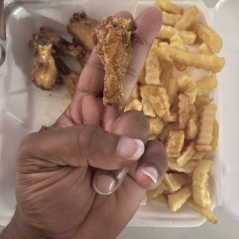 WINGAHOLIC - Updated February 2025 - 63 Photos & 50 Reviews - 401 S ...