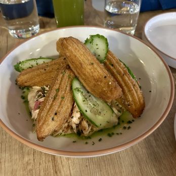 DAISY BAR - Updated December 2025 - 84 Photos & 32 Reviews - 1125 Mass ...