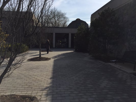 COMSEWOGUE PUBLIC LIBRARY - Updated October 2025 - 16 Photos & 10 ...