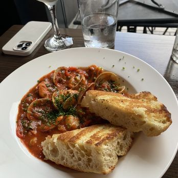 BAR VETTI - Updated December 2024 - 716 Photos & 333 Reviews - 727 E ...