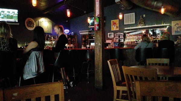 THE SIDE BAR - Updated August 2025 - 16 Photos & 153 Reviews - 602 E ...