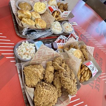 KFC - Updated April 2025 - 20 Photos - 2650 County Road 516, Old Bridge ...