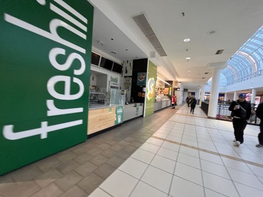 LOUGHEED TOWN CENTRE STATION - Updated December 2025 - 31 Photos - 9755 ...