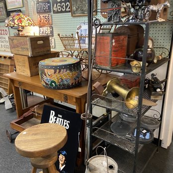 MIDTOWN ANTIQUES - Updated October 2025 - 21 Photos & 13 Reviews - 1052 ...