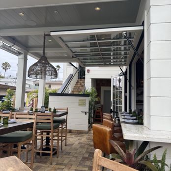 BEACHLIFE GROTTO - Updated December 2025 - 165 Photos & 128 Reviews ...