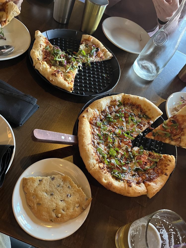 BACKPACKER PIZZA - Updated February 2025 - 421 NE Cedar St, Camas ...