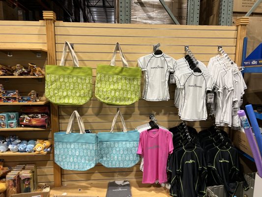 HAWAII GIFTS - 14 Photos - 137 Kahelu Ave, Mililani, Hawaii - Discount ...