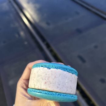 MACADONS - Updated August 2024 - 746 Photos & 391 Reviews - 826 S 3rd ...