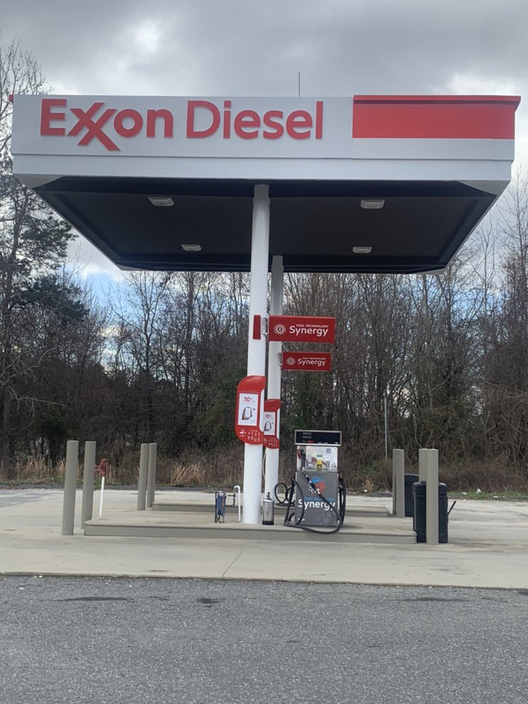 EXXON FOOD MART - Updated April 2025 - 927 North Main St, Clover, South ...