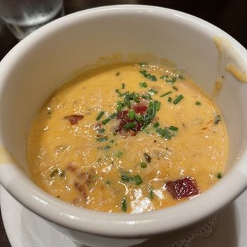 THE LIVERY TAVERN - Updated January 2025 - 82 Photos & 138 Reviews ...