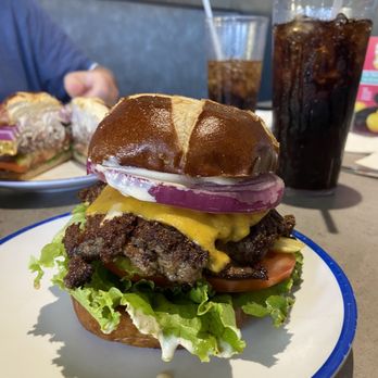 BURGERSMITH BATON ROUGE HIGHLAND & PERKINS - Updated May 2025 - 88 ...