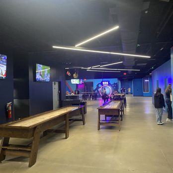 BRKTHROUGH - Updated December 2024 - 90 Photos & 62 Reviews - 6403 W ...