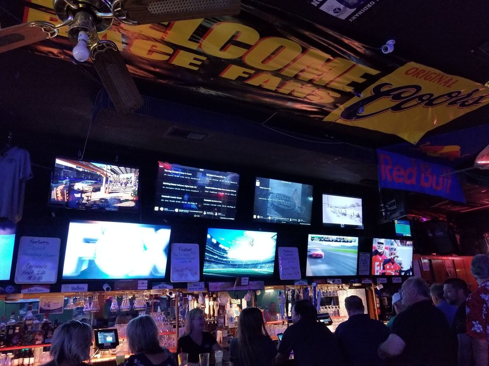 SUTTER CLUB - 33 Photos & 53 Reviews - 720 Sutter St, Folsom ...