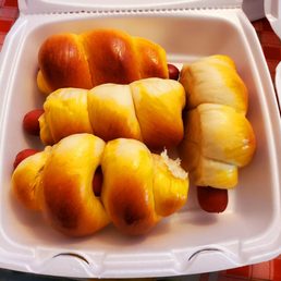 LONG’S FAMILY PASTRY - 715 N Spring St, Los Angeles, California - 826 ...