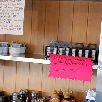 BETTY BOOP’S AIRPORT CAFE - Updated March 2025 - 14 Photos - 30 Bomber ...