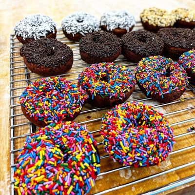 BANBURY CROSS DONUTS - Updated December 2025 - 16 Photos & 42 Reviews ...