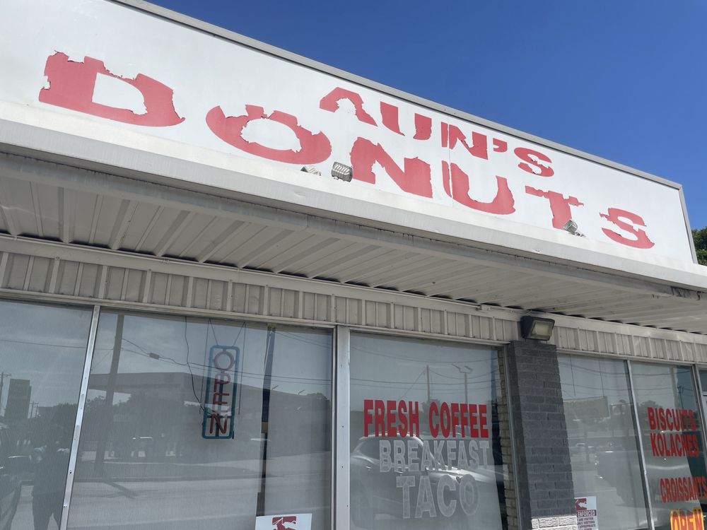 AUN’S DONUTS - Updated December 2025 - 14 Photos - 4014 Dickinson Ave ...