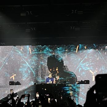 RADIUS - 75 Photos & 39 Reviews - 640 W Cermak Rd, Chicago, Illinois ...