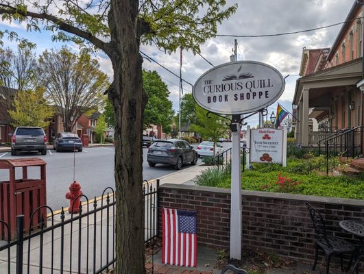 THE CURIOUS QUILL BOOK SHOPPE - Updated December 2025 - 12 Market ...